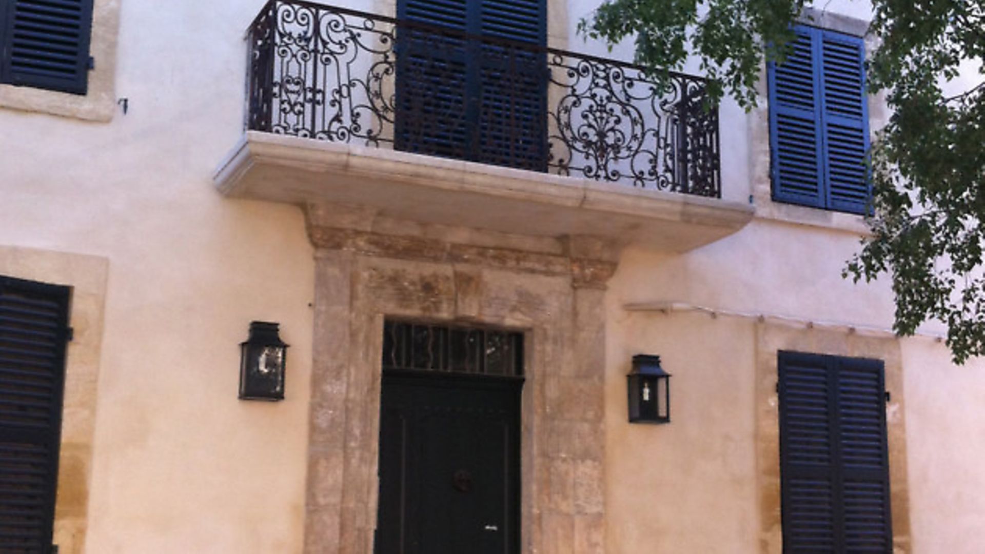 10 ways to style a period Provençal home - Complete France