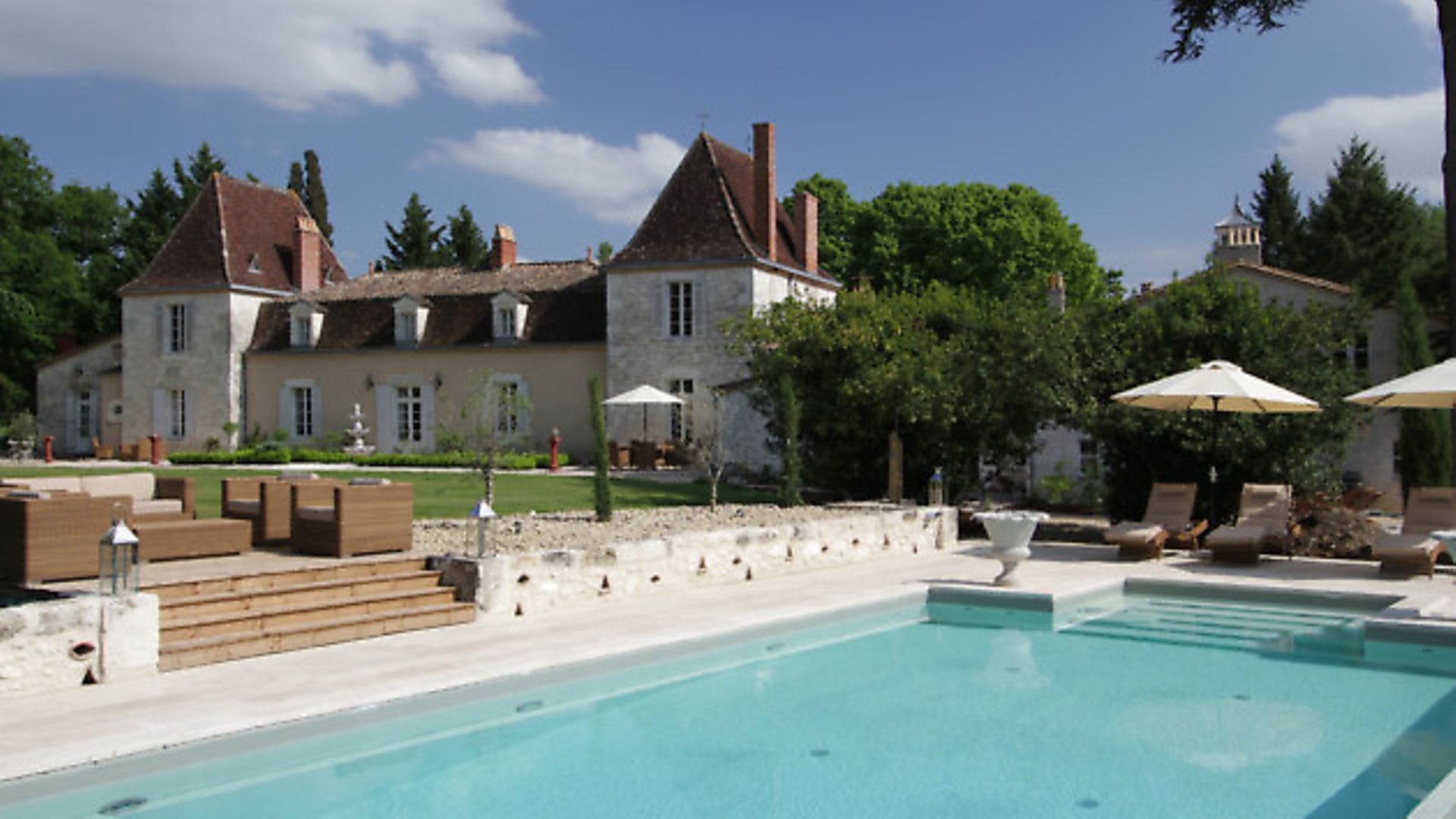 Getting into the château market in France - Complete France