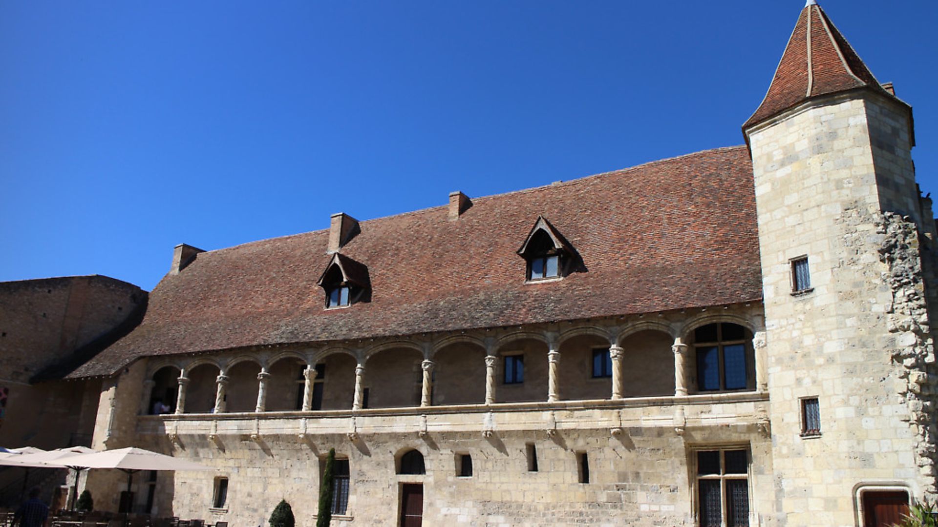 Discover Nérac in France and its historic chateau - Complete France