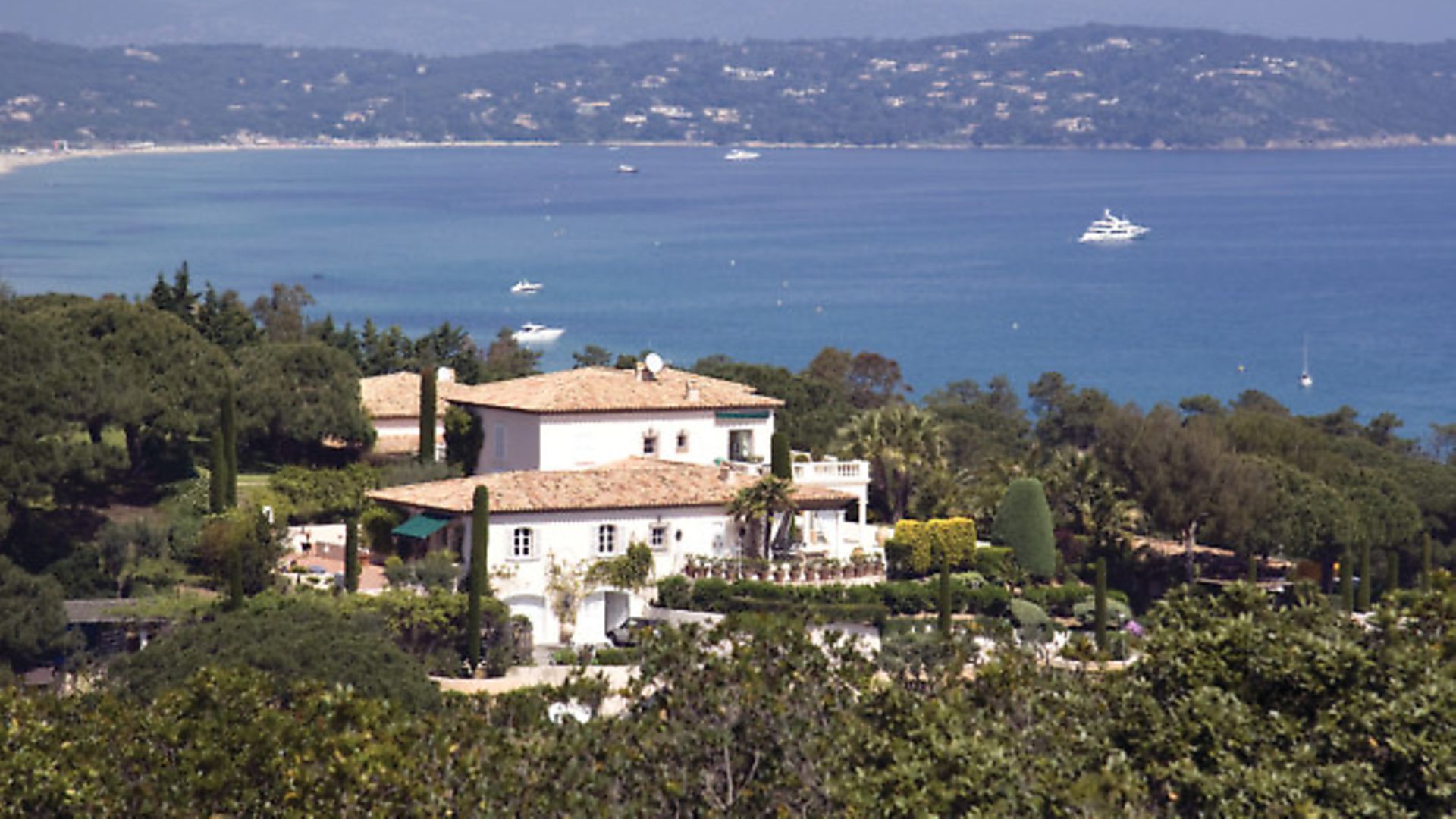 French property law: clause and effect - Complete France