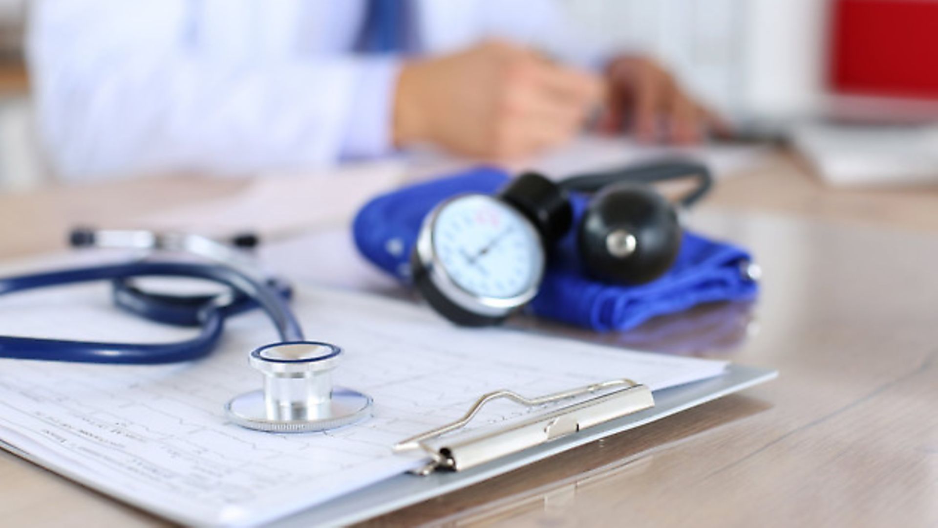 Healthcare in France: What is a mutuelle? - Complete France