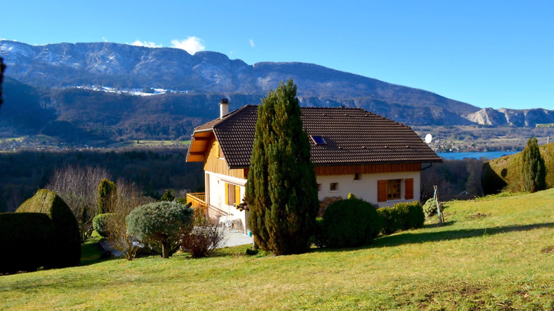 On the market: beautiful French properties with mountain views ...