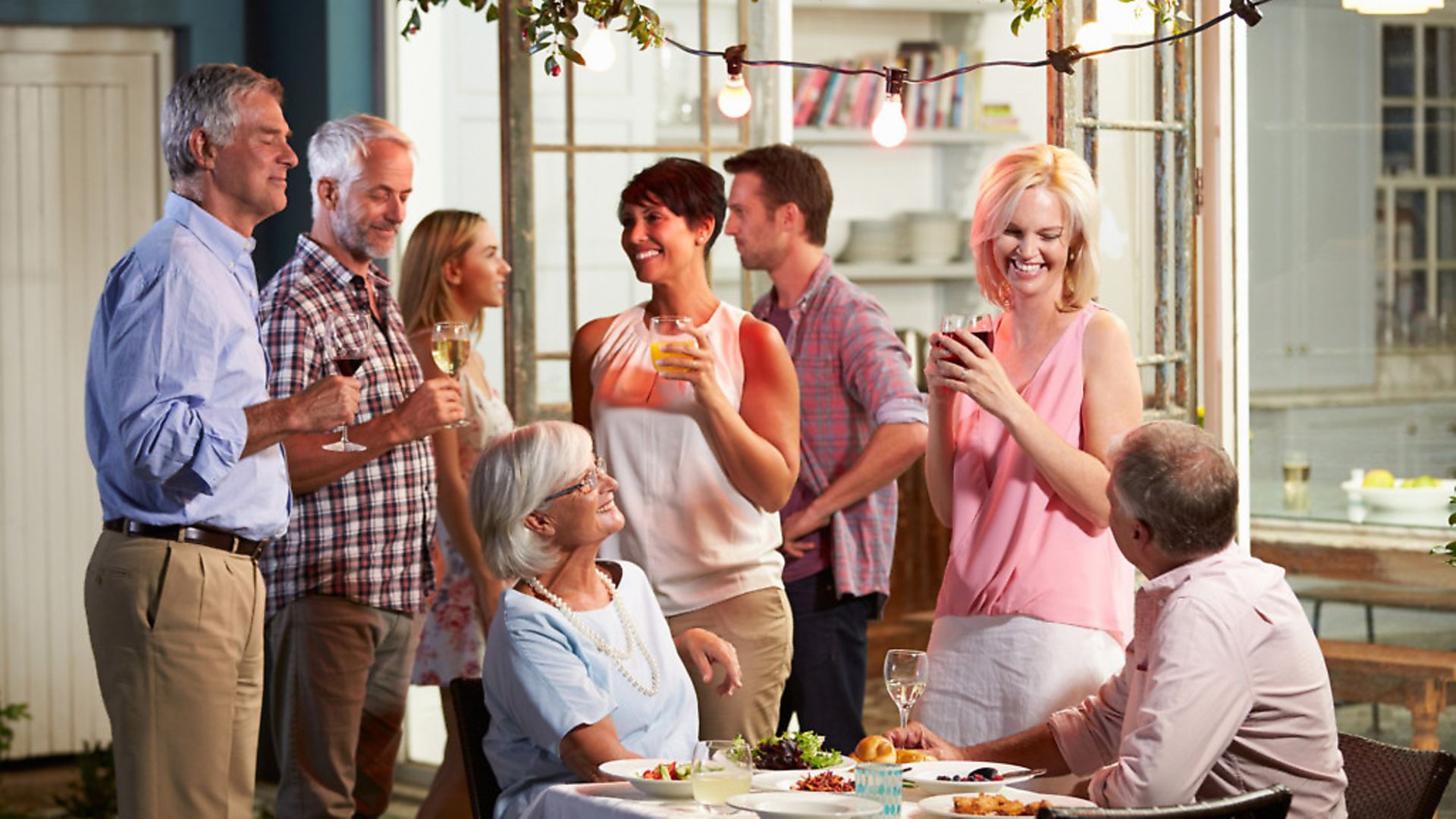 Why is it important to make friends with your neighbours? - Complete France