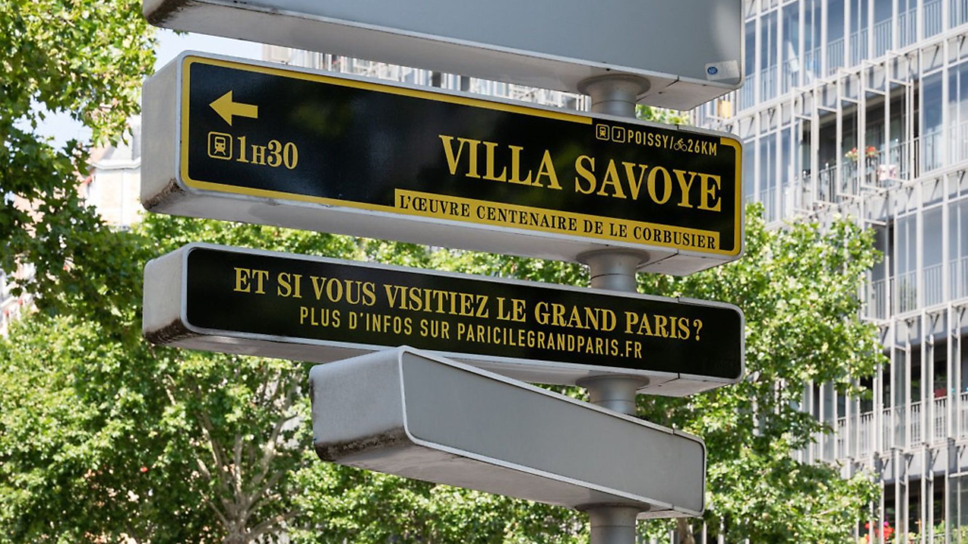 A new signposting system in Paris directs tourists to lesser known ...