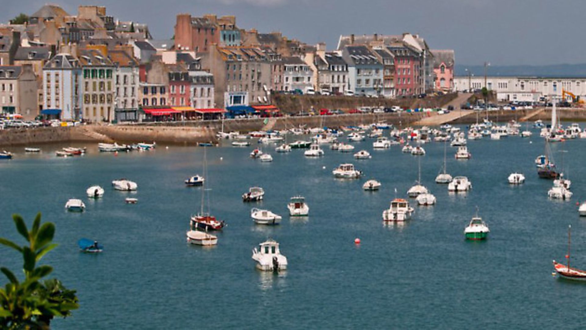 Explore the real France guided by a local - Complete France