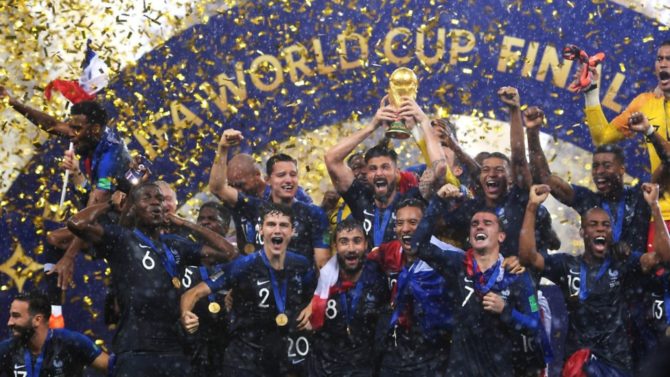 Incredible Pictures Of France Celebrating Football World Cup Win