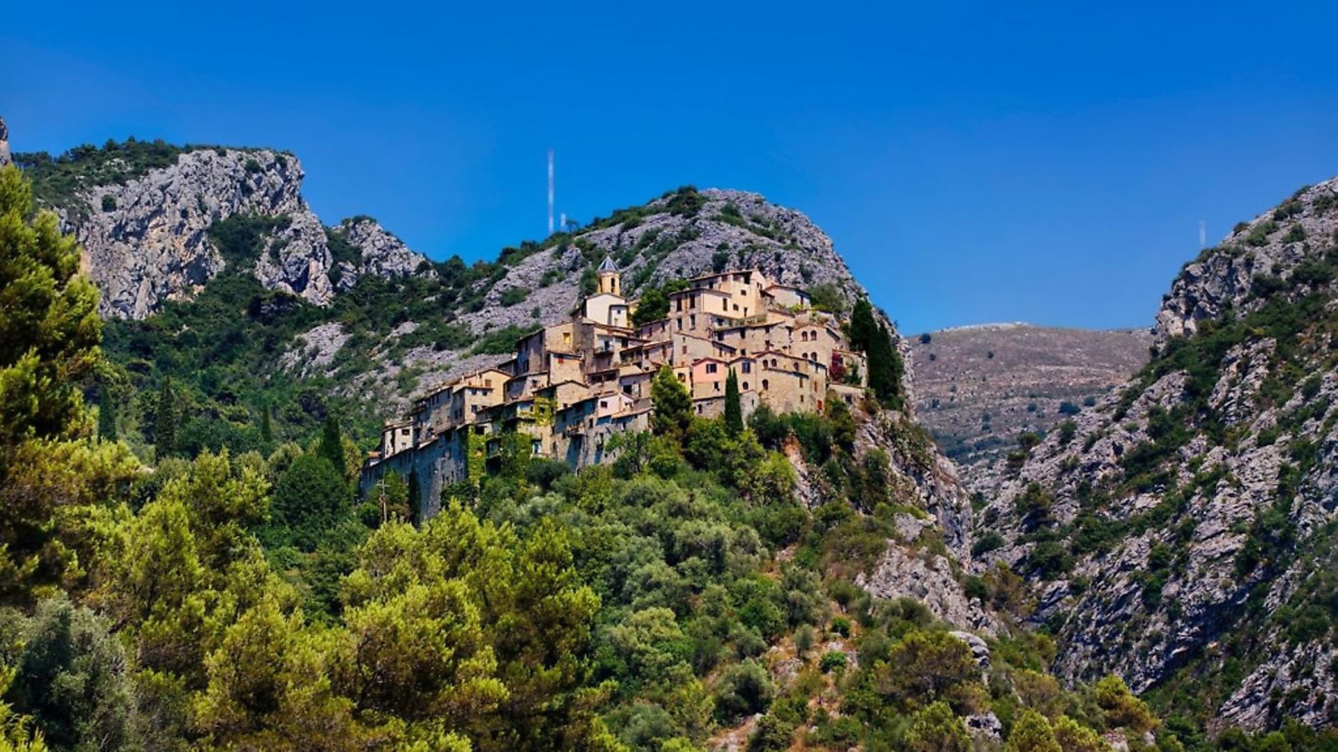 7 of Provence’s prettiest ‘perched’ villages to discover - Complete France