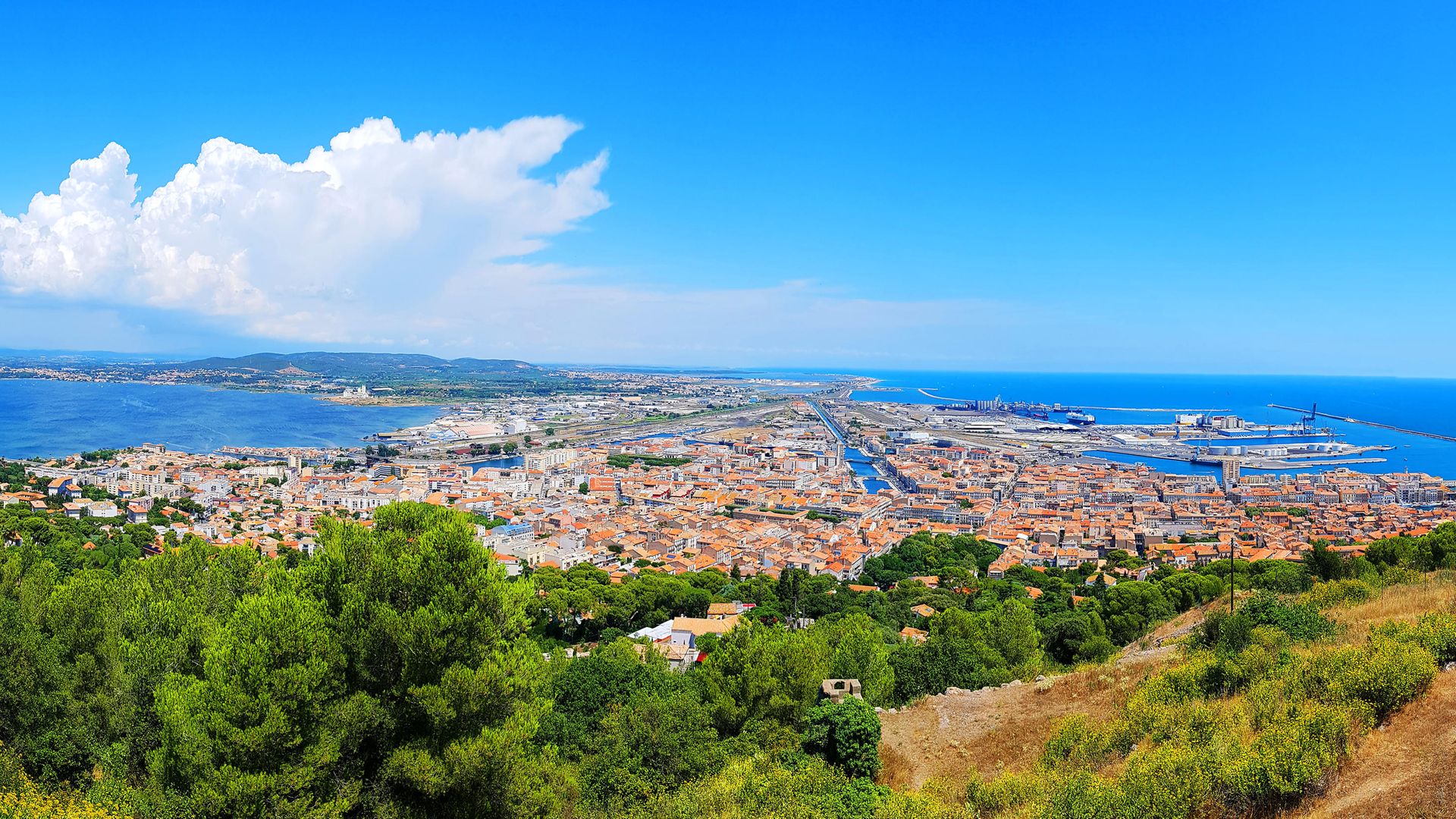 5 reasons to buy property in Hérault, France - Complete France