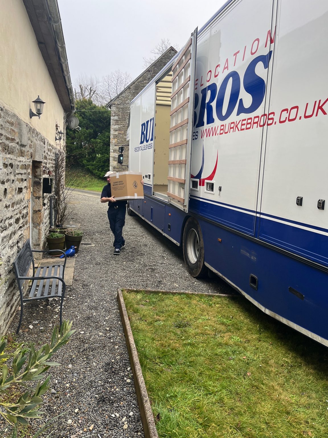 Moving to France: Your Guide to Stress-Free French Removals - Complete ...